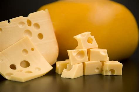 Queso Gruyere Historia Elaboración Recetas Características Y Más