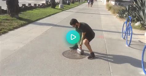 Guy Recreates Thors Hammer Using An Electromagnet And A Thumbprint Scanner So Only He Can Pick