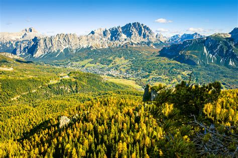 코르 티 나 담 페 초의 아름 다운 전망 돌로 마이트 알프스 이탈리아 계곡에 대한 스톡 사진 및 기타 이미지 계곡 삼림 0명 Istock