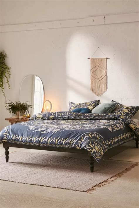 Iris Sketched Floral Print Comforter Urban Outfitters Canada