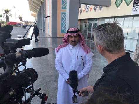 السفير السعودي لدى اليمن يعلن من عدن منح 20 ألف تأشيرة عمل في المملكة