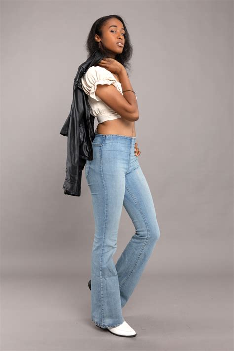 Lisa R New View Modeling