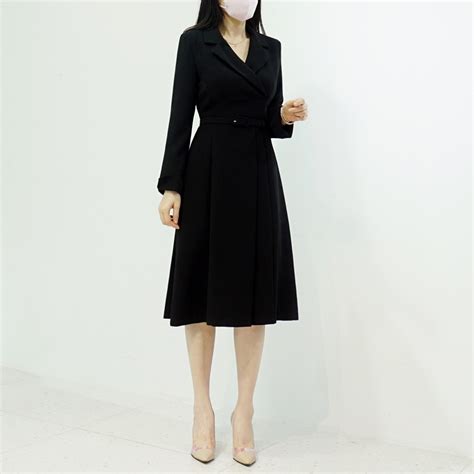 벨티드 카라 플리츠 A라인 플레어 원피스 스타일라떼