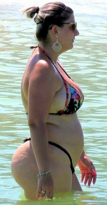 That Tiny Bikini Fails To Hide Her Curves 1x2h3a4m5s6t7e8r