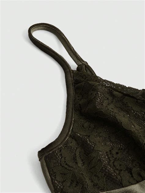 Romwe Fairycore Contrast Lace Bow Front Asymmetrical Hem Cami Top