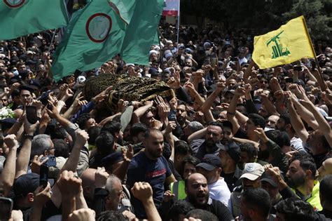 مراسم تشییع مادر سید حسن نصر الله در جنوب لبنان برگزار شد تصاویر