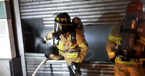 부산 가구 창고서 화재 인명피해 없어 3천500만원 재산 피해