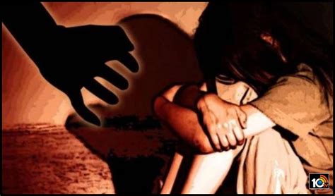 ఏడేళ్లుగా కూతురిపై తండ్రి అత్యాచారంనా చెల్లెలినైనా రక్షించండీ