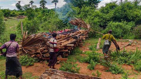 စစ်ကောင်စီရဲ့ ဥပဒေမဲ့လုပ်ရပ်ဒဏ်ခံ စုန်းချောင်းရွာ Sbs Burmese