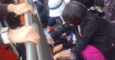 윤석열 서초동 도착하자 지지자 “아버지 이건 아니잖아” 울다가 실신