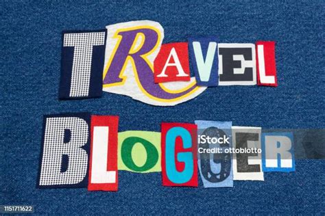 여행 블로거 텍스트 단어 콜라주 화려한 패브릭 블루 데님 여행 블로그 및 블로깅 0명에 대한 스톡 사진 및 기타 이미지 0명 개념 개념과 주제 Istock