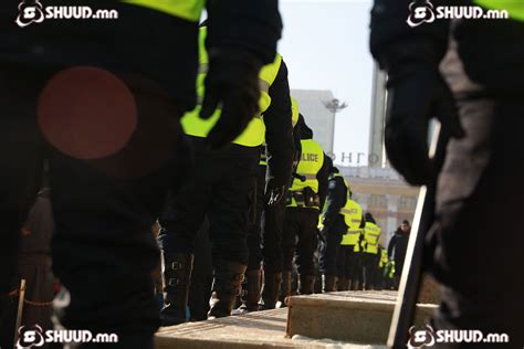 Албан үүргээ гүйцэтгэж явсан хоёр цагдаа амь насаа алджээ