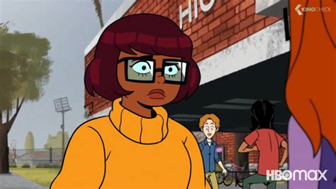 Scooby Doo Velma And Daphne Make Out