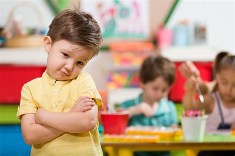 Что должен уметь ребенок в 3 года главные признаки правильного развития Kolobok Ua