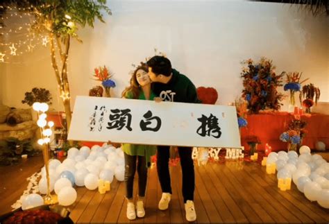 金龟子刘纯燕女儿被男友求婚 晒全家福老公罕现身 搜狐大视野 搜狐新闻