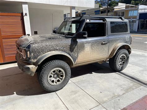Help Me Find A Picture 2 Door Bronco With Front Roof Panels And