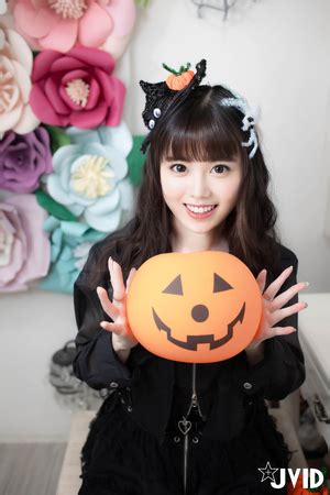 E奶美術老師 近 分鐘性愛影片首拍 隱藏版前 名免費 粉鮑特寫 H超低價回饋超溫柔的國小美術老師 比特幣慘賠被迫下海拍攝性愛影片 母狗式 傳教士體位狂抽猛送 真實抽插 絕不借位