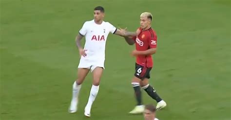 El áspero Cruce Entre El Cuti Romero Y Lisandro Martínez En Tottenham