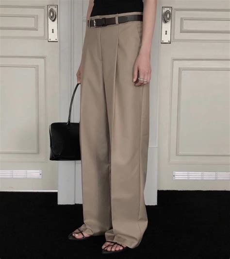 페이드아웃 오브제 클래식 세미 루즈핏 슬랙스 여성 가을 하객룩 오피스룩 정장 바지