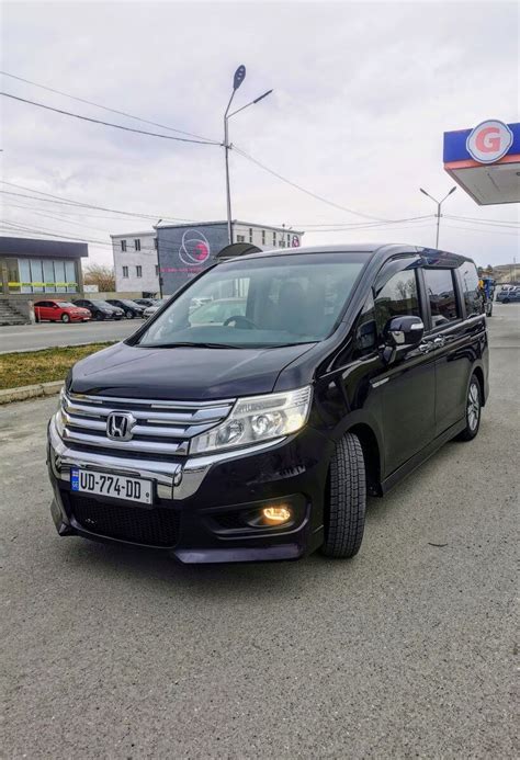 ახალი მინივენი 7 მგზავრი მძღოლი ქირავდება შეღავათიან ფასში