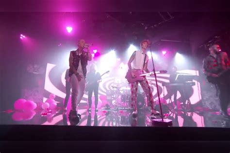 Machine Gun Kelly 联合 Blackbear 现场表演《make Up Sex》gunkellyup