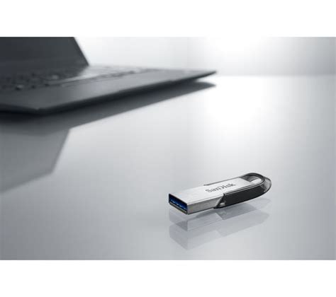 Buy Sandisk Ultra Flair Usb 30 Memory Stick 16 Gb Silver And Black