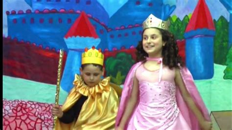 ხაშურის N 7 საჯარო სკოლა მე 4 კლასი სატკბილეთის ქვეყანა 2015 Youtube