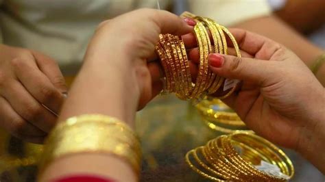 ပြည်တွင်းရွှေစျေးမြင့်တက်နေပြီး အရောင်းအဝယ်မဖြစ်ဟု လုပ်ငန်းရှင်များဆို နိုင်ငံတကာမြန်မာ့သတင်း