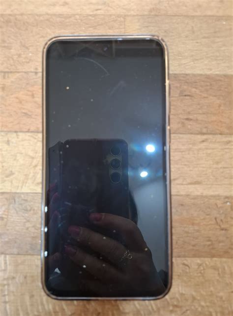 Twist Edit Открит е собственикът и телефонът е върнат 🥰 Забравен телефон на маса пред обекта