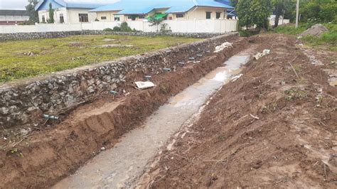 လှိုင်းဘွဲမြို့ က ရပ်ကွက်တွင် ရေနုတ်မြောင်းတူးဖော်ခြင်းနှင့် အုတ်စီခြင