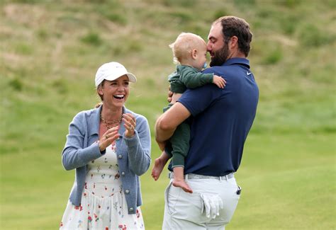 See Scottie Schefflers Adorable Open Celebration With Son Bennett