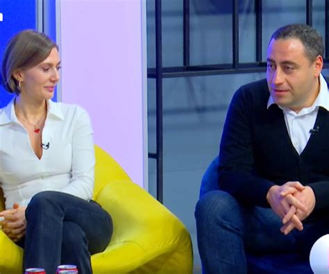 გიორგი ვაშაძემ მეუღლეს პირდაპირ ეთერში სიყვარული აუხსნა ემოციური ვიდეო