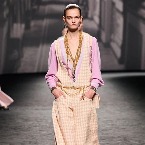 認識美國模特兒lulu Tenney：被raf Simons欽點開場、新生代版kate Moss！