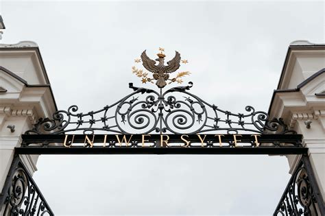 거리 건물 건축 경로 공공의 관광 광장 교통체계 교회 구름 낀 하늘 기념물 기다림 기차역 대성당 대중