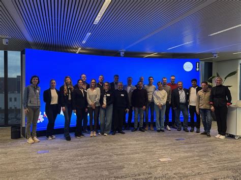 Wearenipro Medicalinnovation Nirs Ivus Hfoct Distributortraining Collaboration