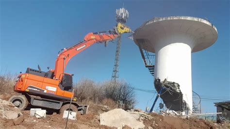 포크레인 굴착기 굴삭기06w 철거 뿌레카 브레이커 두산 140 5k Doosan 건물철거 Youtube