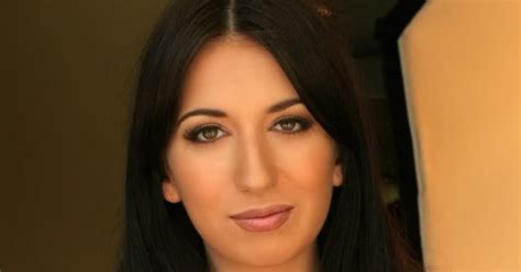 Entertainment Hot Jana Defi Sexy