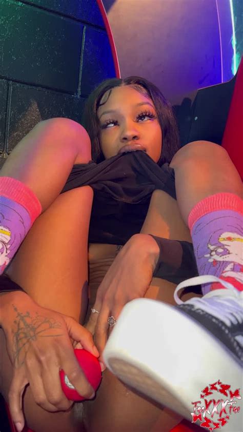 Public Arcade Masturbation Fae X Fae Clips4sale