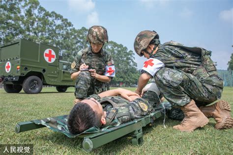 南宁武警官兵紧贴实战组织开展战场救护演练 资讯 海外网
