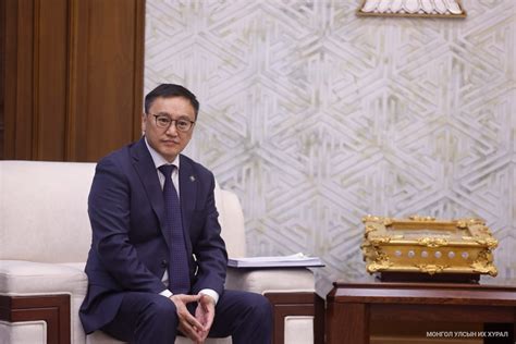 Т Аубакир Т Энхтүвшин нарын гишүүд Цусны донорын тухай анхдагч хуулийн төслийг өргөн мэдүүлэв