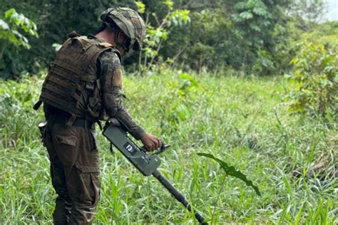 Intensifican Entrenamiento De Soldados Para Desactivar Artefactos