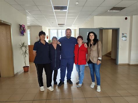 Лекари от УМБАЛ Лозенец преглеждаха безплатно в Дома за стари хора „Света Петка“ в Благоевград