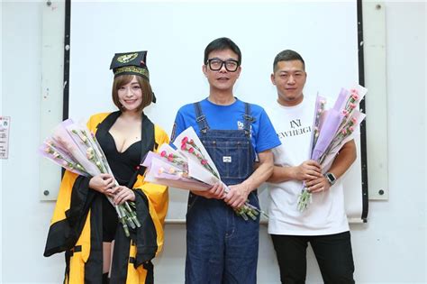 出手救被潑湯女爆遭威脅？草爺3字回應了 郭鬼鬼低胸道士服火辣致敬他 娛樂星聞