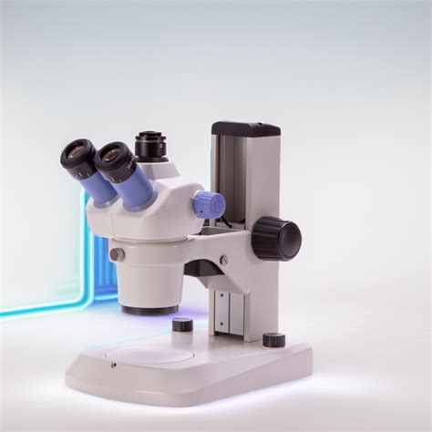 Trinocular Microscope With Adjustable Zoom Microscope With Continuous