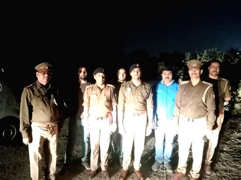 Free Photo Encounter Between Police And Miscreant Arrested 16 Cases