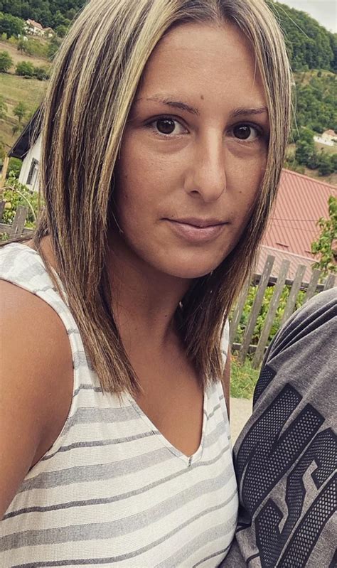 СЕ ОМАЖИЛА ПРЕД САМО ДВЕ НЕДЕЛИ 25 годишната трудница Исидора ПАДНАЛА ВО КОМА и веќе не се