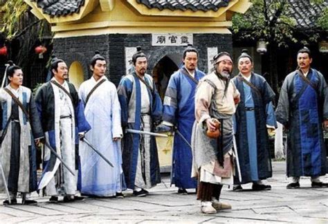 江南七怪，全真七子，武当七侠，你觉得哪一个组合才是最厉害的？武功