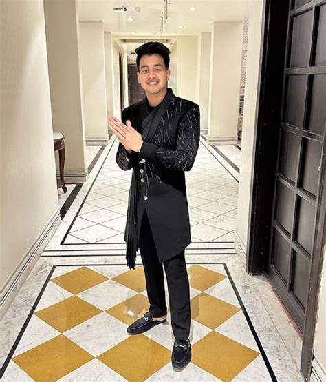 Pranav Shah Instagram Star Age Biography Hometown