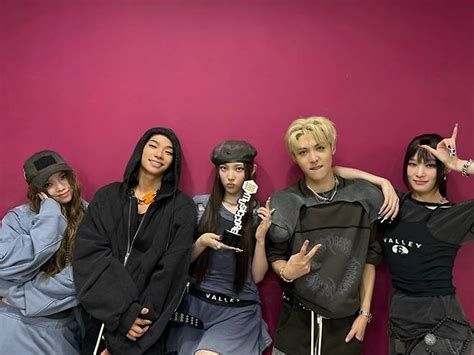 올데이 프로젝트 ‘페어머스로 음방 첫 1위…2관왕