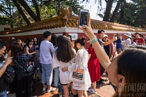 国庆长假第一天 青岛多个旅游景点人流如井喷 青岛新闻网